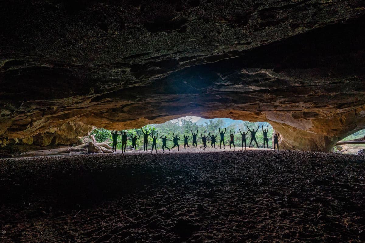 Trekking to Hang En 2 days 1 night - Full package tour