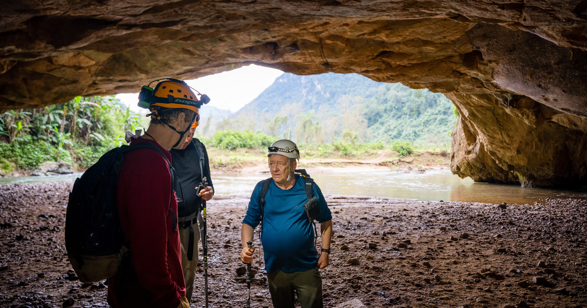 Story about Howard Limbert and his first cave exploration trip in ...