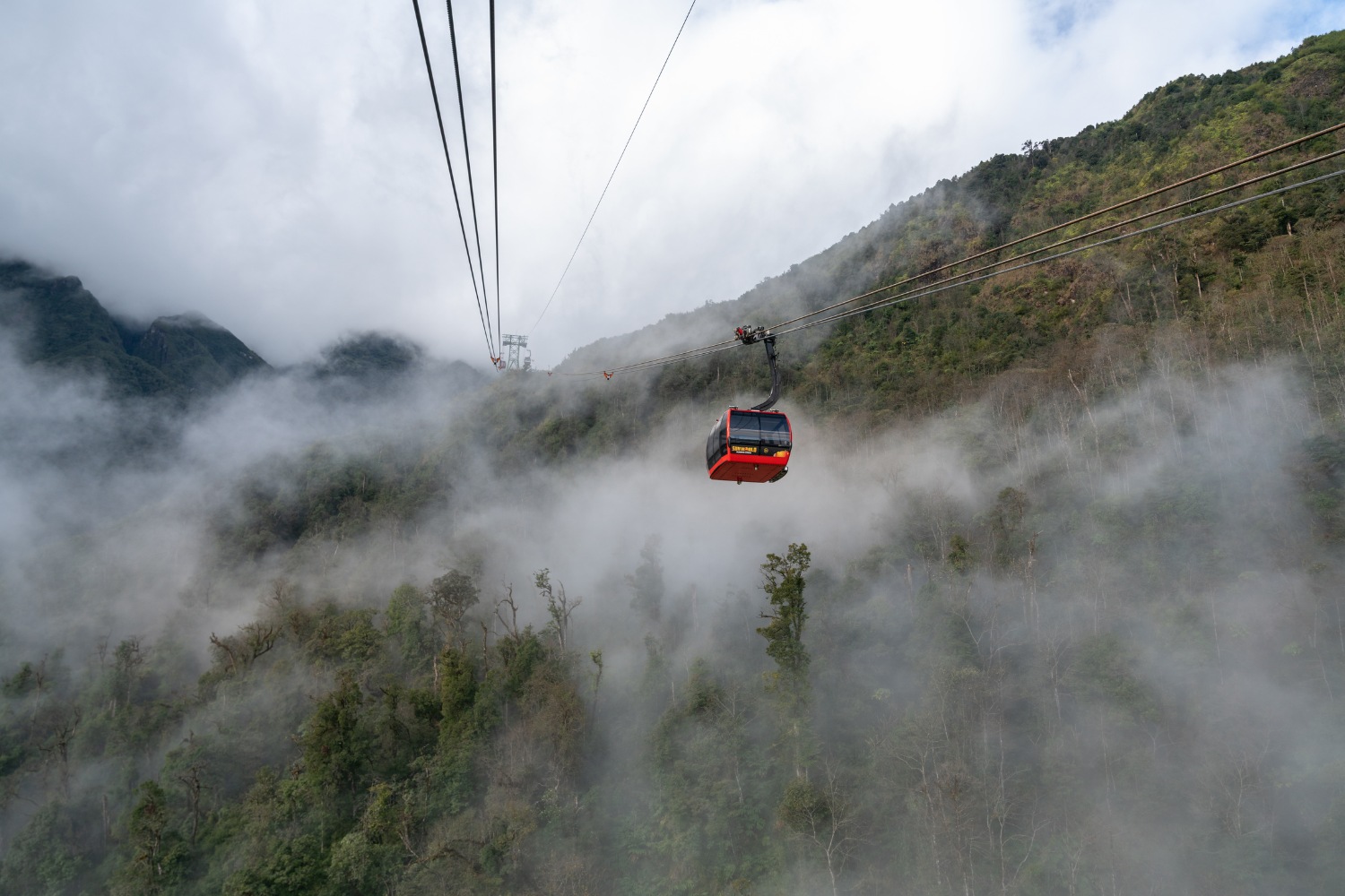 Fansipan Mountain Sapa: A Guide to the Highest Mountain In Vietnam