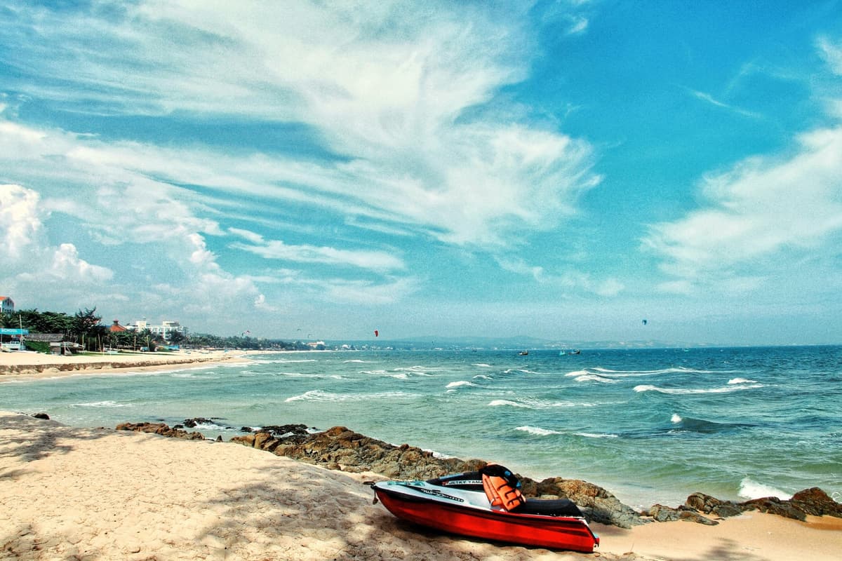 Kitesurfing Essentials: A Beginner's Guide in Vietnam