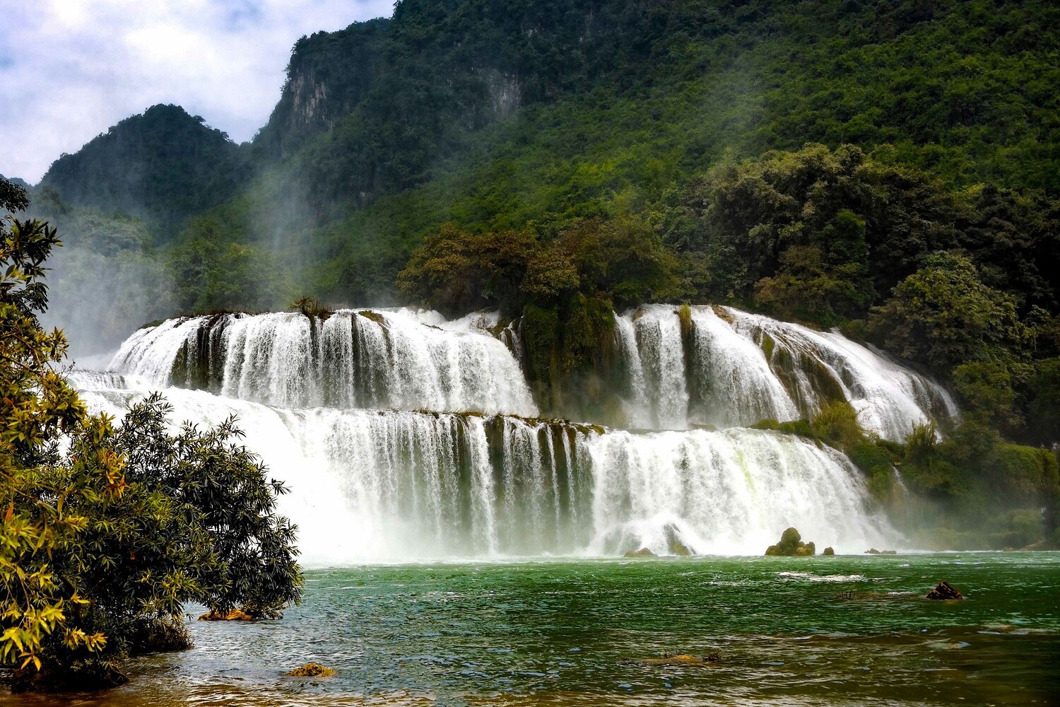 Ban Gioc Falls (Detian), Vietnam: Magnificence on the borderline